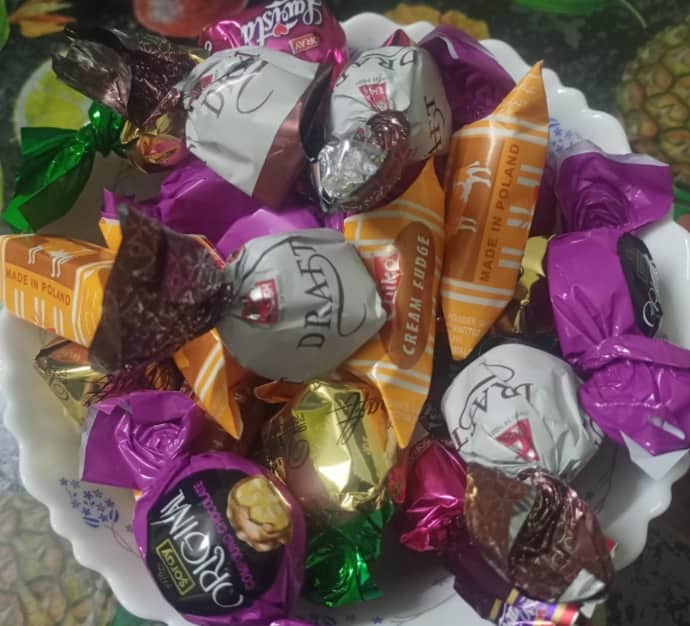 Mixed Chocolate Imported from Poland and Turkey – SHAHOOS NUTS
